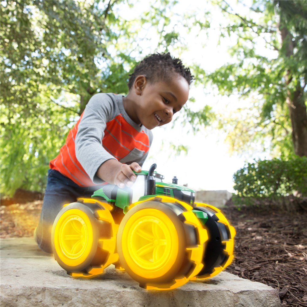 Monster Treads Lightning Wheels 4WL Tractor (with lights & sounds) - J